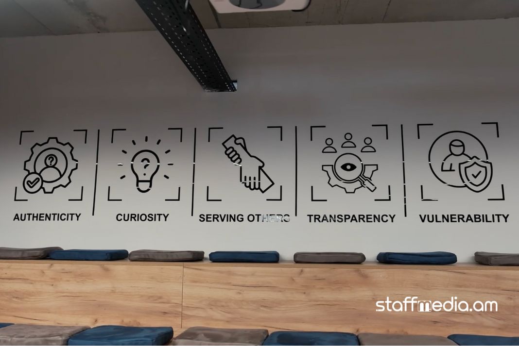 Բացառիկ հարցազրույց HackTech-ի CEO Հակոբ Շարաբխանյանի հետ